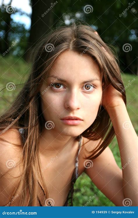 Ritratto Della Ragazza Immagine Stock Immagine Di Occhi 194939