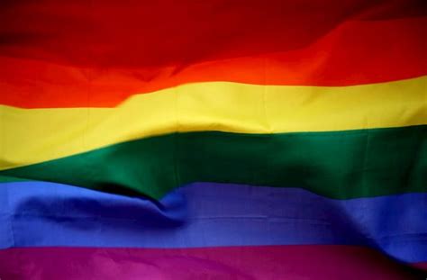 Cara CEI da gay e cristiano ti spiego perché la legge contro l