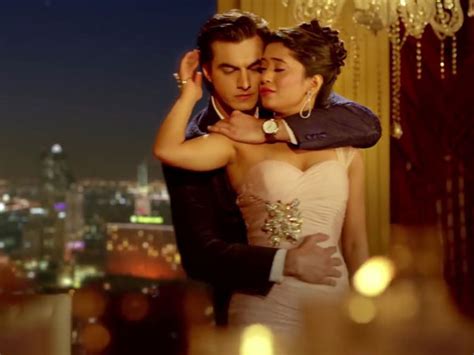 Are Yeh Rishta Kya Kehlata Hais Mohsin Khan And Shivangi Joshi Ignoring