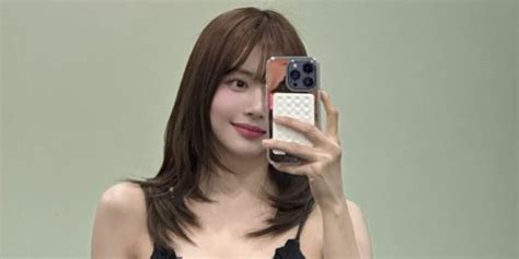한국 연예인중 어깨선이 가장 예쁘다고 알려진 톱스타 여배우 필더무비
