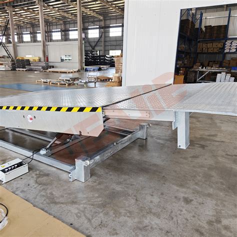 Loading Dock Ramp Telescopic Electric Dock Leveler With Retractable Lip Suited Electric Dock