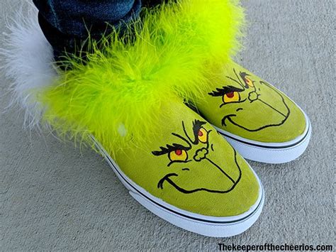 DIY Grinch Shoes - The Keeper of the Cheerios | Grinch shoes, Diy shoes ...