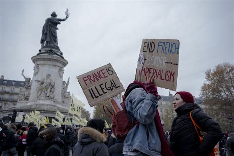 Projet De Loi Immigration Lextrême Droite En A Rêvé Le Sénat La Voté