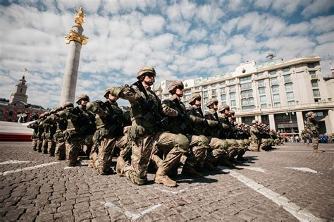 საქართველოს საქართველოს დამოუკიდებლობის დღე თავისუფლების მოედანზე რეკრუტების მიერ საზეიმო