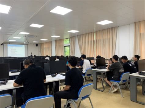 我院举办Bridging Topological Data Analysis And Machine Learning学术报告 科研