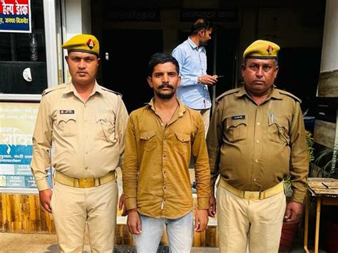 अभियुक्त के पास से वारदात में प्रयुक्त तमंचा बरामद बात करने से इंकार