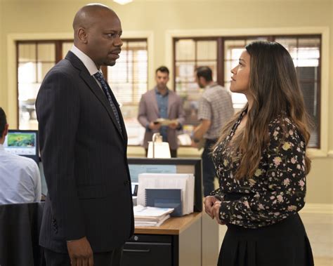 Not Dead Yet Finale Could Nell Become A Ghost Get Details On 2