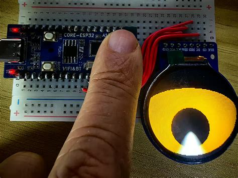 【花雕动手做】使用esp32 开发板与128寸 Tft Lcd 圆形液晶屏制作的随机动态电子眼睛 Makelog造物记