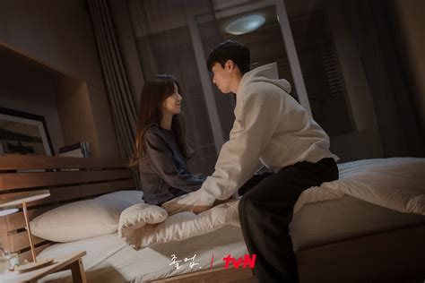 Wi Ha Joon And Jung Ryeo Won Enter The Honeymoon Phase In The Midnight