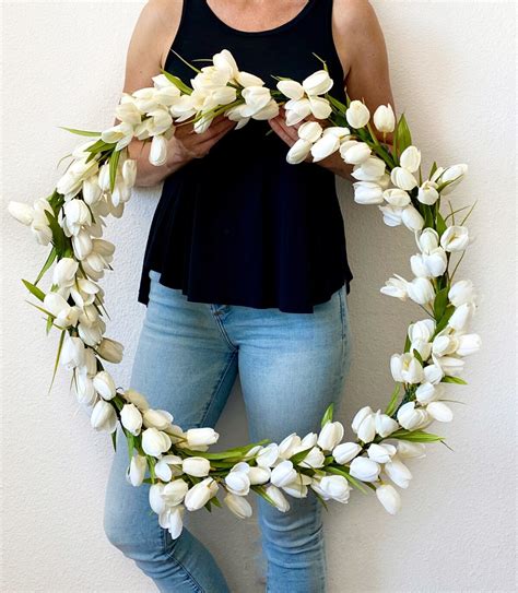 Paper Wreaths Diy Free Leaf Template Printable And Svg