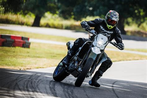 2025 Suzuki Dr Z4sm Supermoto Preview Gallery Motorcyclist