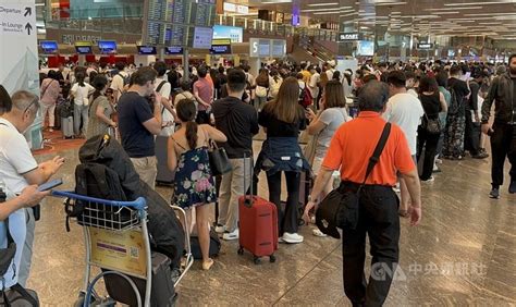微軟全球大當機 新加坡機場出境現排隊人潮 國際 中央社 Cna