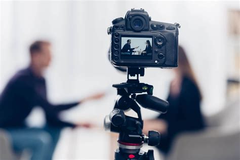 10 Tips On How To Talk To A Camera Confidently