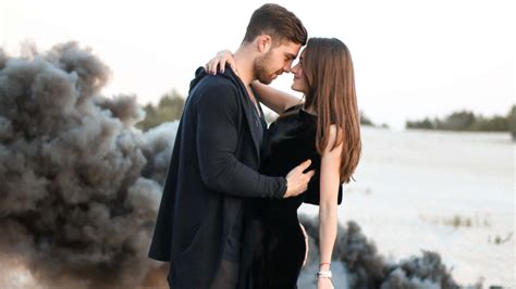 Download Hot Couple Pictures