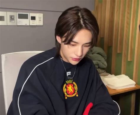 On Twitter RT Dailyseung2 Hyunjin Is So Good A Whistling What