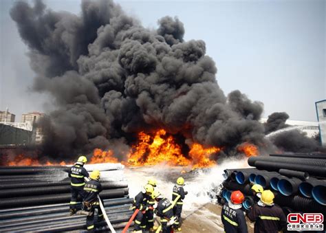 河南安阳高新区长江大道一仓库着火 无人员伤亡 国家应急广播网