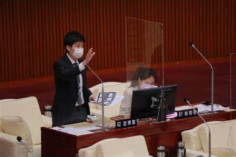 柯文哲批兒童接種站「白痴命令」 苗博雅酸：跟市民距離遠 新頭殼 Line Today
