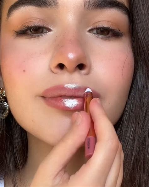Lábios Brilhantes Experimente A Diamond Lips Dia De Beauté