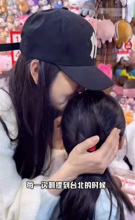 伊能静带女儿逛台北夜市 7岁小米粒身高到妈妈胸口 搜狐大视野 搜狐新闻