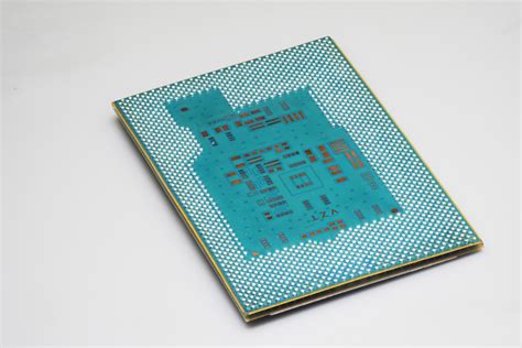Intel展示玻璃材質基板之半導體封裝，改善晶片機械特性與訊號傳輸 T客邦
