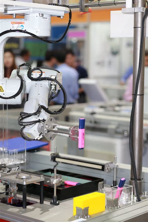 Epson Chính Thức đưa Các Giải Pháp Robot Công Nghiệp Vào Việt Nam