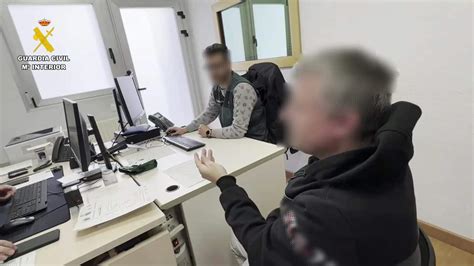 Detenido en La Rioja por acosar las 24 horas del día a su exjefe y su
