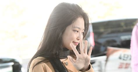 [td포토] 블랙핑크 제니 흑발 긴 헤어