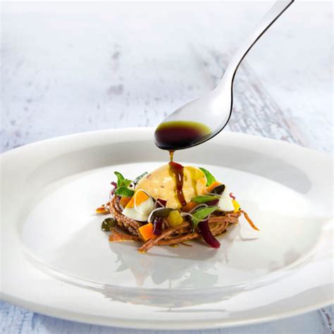 Kuhana Govedina V Solati Tovarna Olja Gea