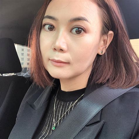 Oyunaa Ээжийн амин үр минь 👩‍ ️‍👩👭🧚🏻‍♀️ Энхрийлж өсгөсөн цэцэг минь 🌸🌸🌸 Чи л надад бүх хайрыг