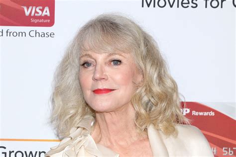 This Was The First Symptom Of Cancer Blythe Danner Noticed
