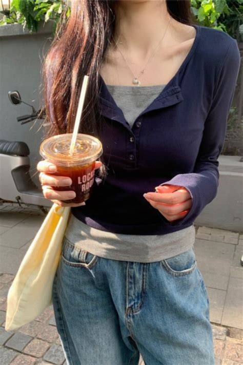 핑크프릴 애드 페이크 두조각 브이넥 긴팔 슬리밍 티셔츠