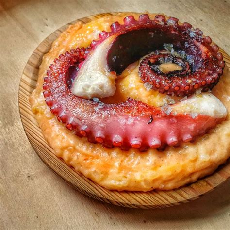 Pulpo A La Brasa Con Parmentier De Patata Y Piment N Cositas G Enas