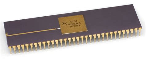 Retromobe Retro Mobile Phones And Other Gadgets Motorola 68000 1979