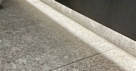 사장님이 엄청 꼼꼼하시고 깔끔하게 작업해주세요 원래 문만 수리하려고 했었는데 전기 수전 등 다 가능하시다고 해서 전기도 수리했습니다~ 중간중간 다른 것도 추가로 요청