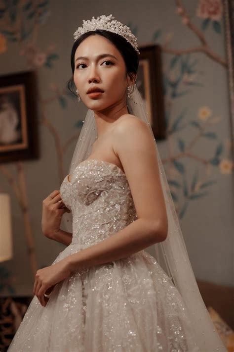 Diệu Nhi Thử Váy Cưới Nhưng Vắng Bóng Chú Rể Diện Mạo Cô Dâu Cứ Ngỡ