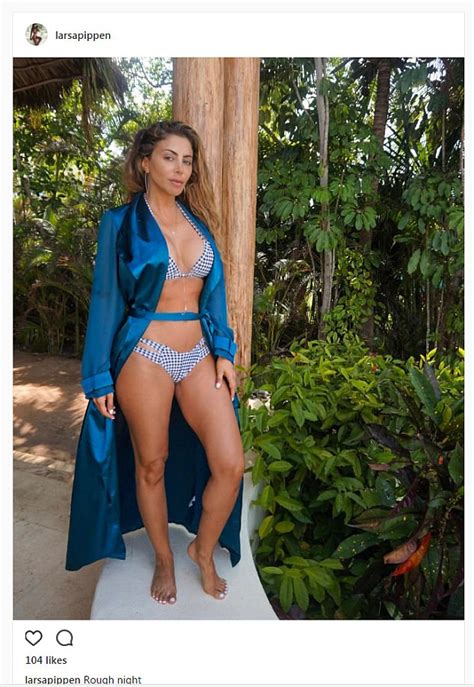 Larsa Pippen Shows Off Her Voluptuous Figure In Bikini Daily Mail Online