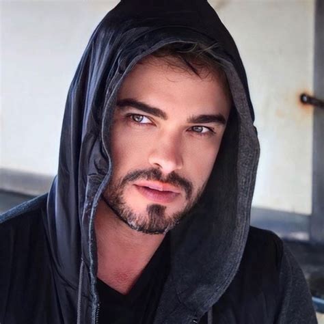 Ator Sidney Sampaio Tem Duas Fraturas Depois De Cair De Janela De Hotel