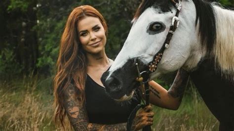 Supuesto Novio De Elena Larrea La Despide Con Conmovedor Mensaje