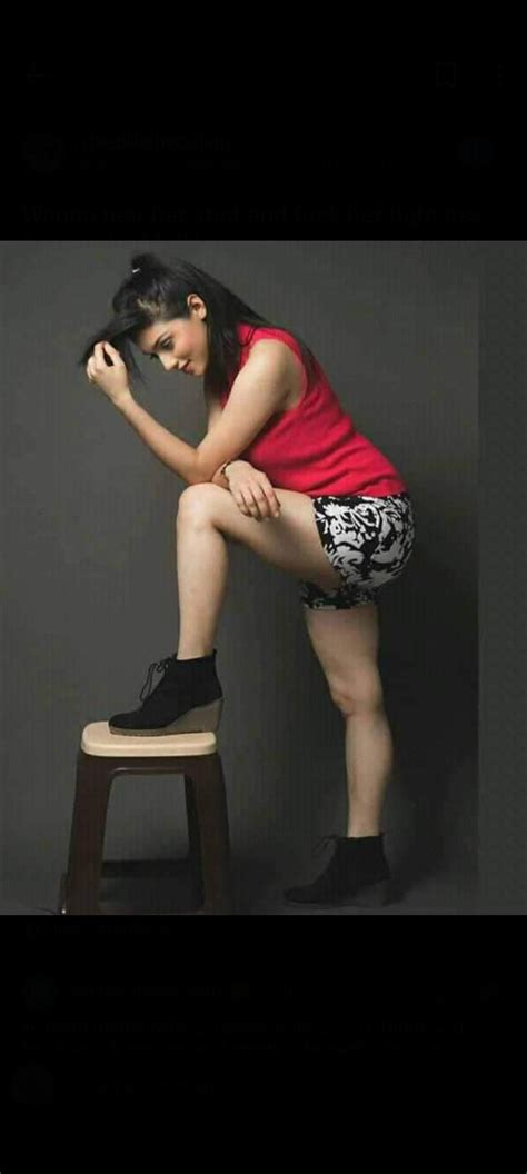 Mallika Singh Chubby Thigs 😍 Scrolller