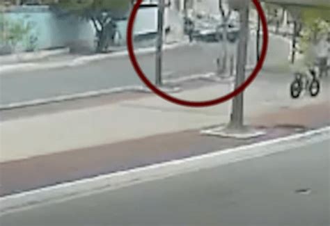 Menina De 11 Anos E Pai São Atropelados Por Carro Em Racha Em Cabo Frio