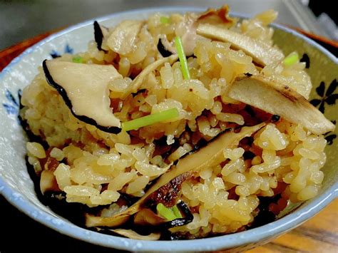 椎茸と椎茸の軸入り・炊き込みご飯 By ♡マッキークッキング 【クックパッド】 簡単おいしいみんなのレシピが396万品