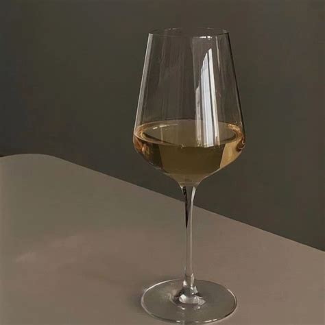 Пин от пользователя Annaglam на доске Taças Белое вино Эстетика Стакан