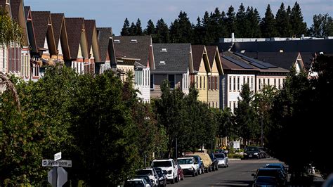 Mortgage Demand Plummets As High Rates Squeeze Buyers Fox Business