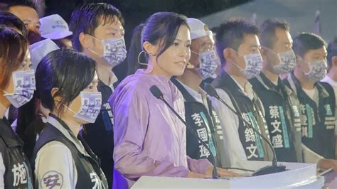 被爆任職資策會又違法兼職 高虹安秀「同框蔡英文鐵證」打臉綠營