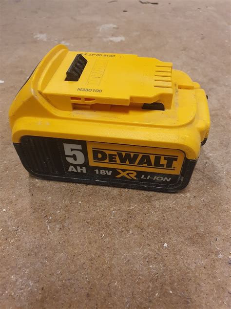 Dewalt batteri 18v 5.o ah (418123012) ᐈ Köp på Tradera