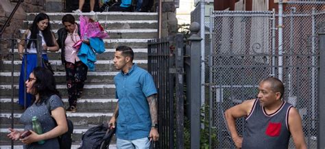 Nueva York Entregará Folletos A Inmigrantes Para Que Se Vayan A Otro