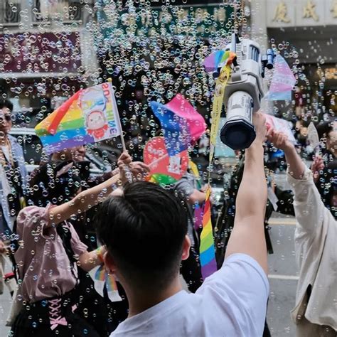 拍拖最緊要只得一樣，就係性格，希望大家帶眼識人唔好咁易俾人呃到。 同男朋友去旅行去五日，我就傷心足五日，一落機已經閪口閪面，問佢做咩，佢話唔關我事嘅嘢就唔好理，全晚食飯都唔出聲，到第二朝先至話