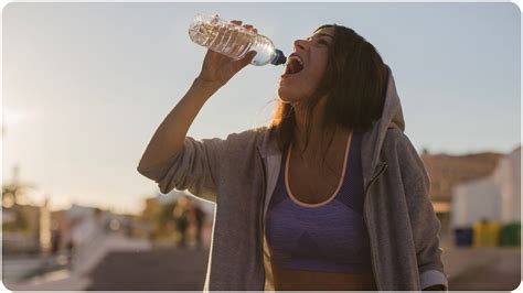How Much Water Should Drink Daily To Avoid Heat Stroke Know Loo Se
