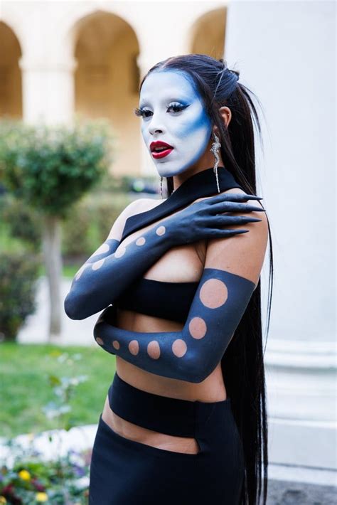 Meet The Makeup Artist Behind Doja Cats Viral Fashion Month Makeup