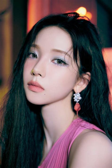 Aespa S Karina Faces Criticism For Wearing Revealing Clothes Koreaboo